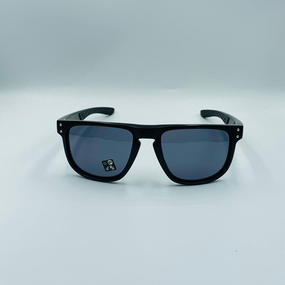 Oakley Holbrook R Matte Black w/ Grey, Men's Fashion, Watches ...