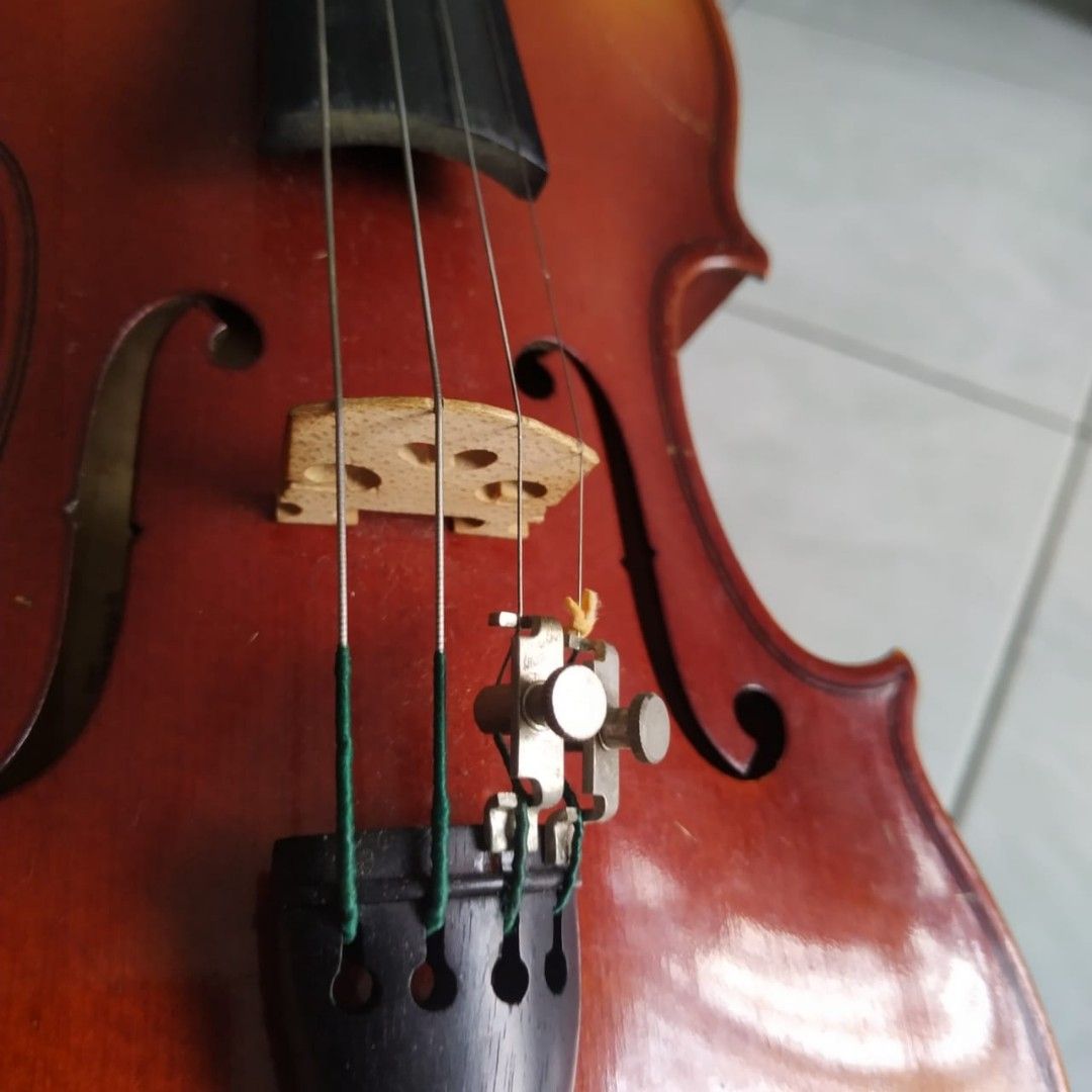 Original Shell-One Violin with casing TOYO GAKKI CO.LTD., Sports ...