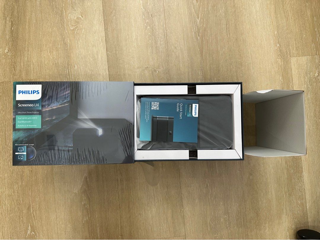 Philips screeneo U4 UST projector, TV & Home Appliances, TV ...