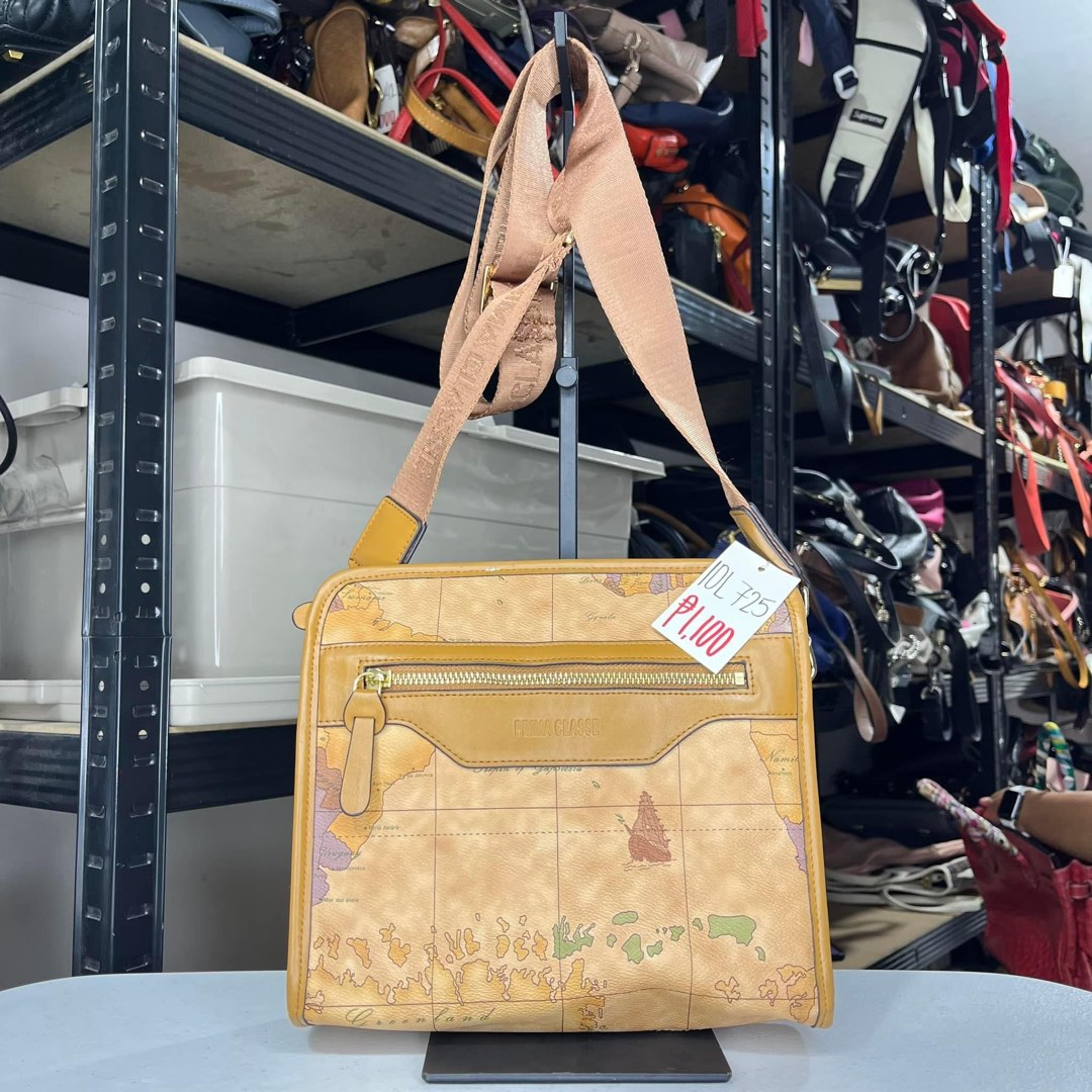 Prima classe - IOL725, Luxury, Bags & Wallets on Carousell