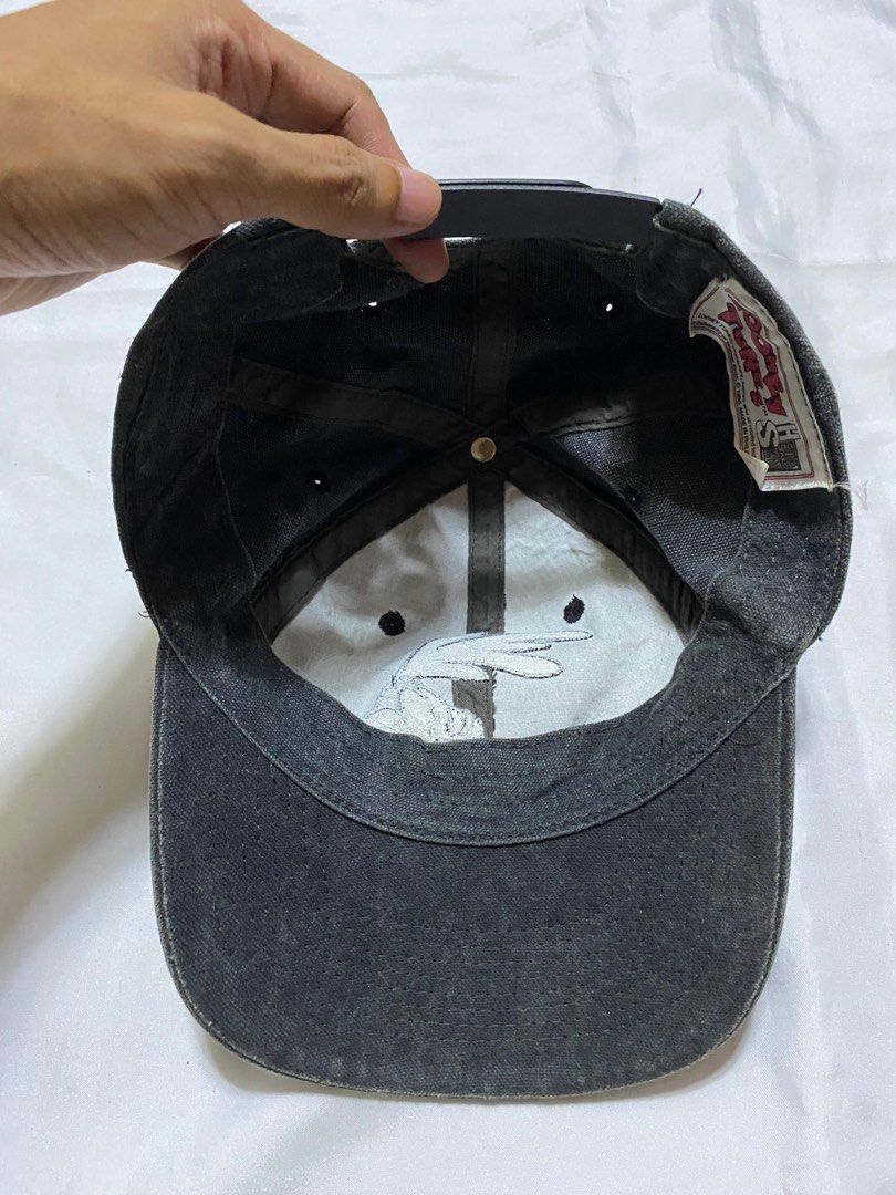 Road runner cap on Carousell