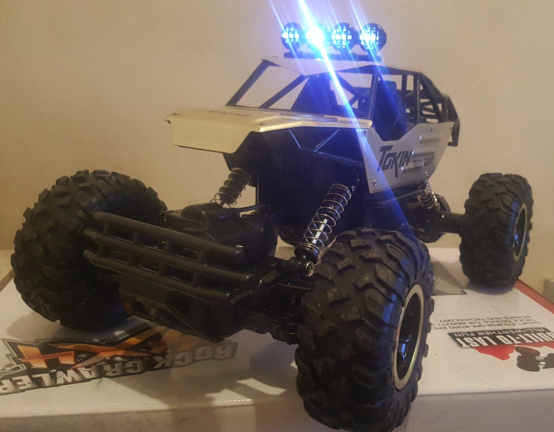 rock crawler 4x4 remote control player, Hobbies & Toys, Toys & Games on ...