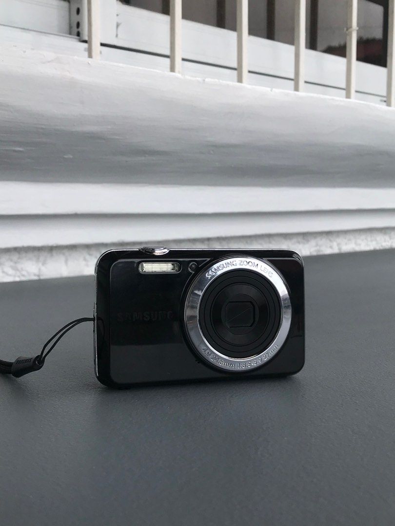 Samsung ES80 Digital Camera, Photography, Cameras on Carousell