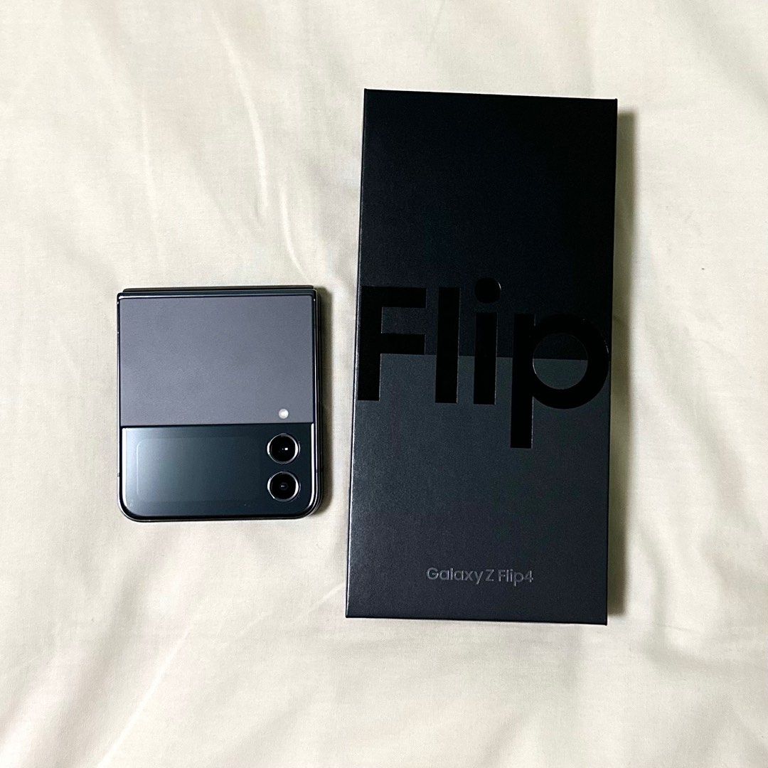 Samsung Z Flip 4 256GB Graphite, Mobile Phones & Gadgets, Mobile Phones ...