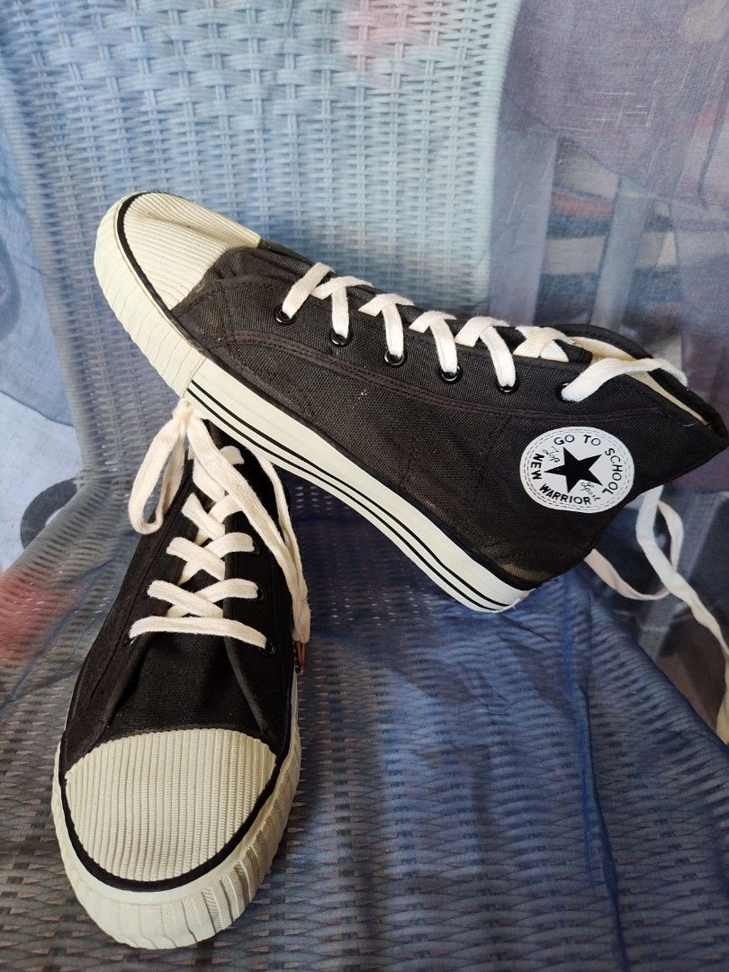 Sepatu Jadul New Warrior Go To School Hi Black SiZe 41, Fesyen Pria ...