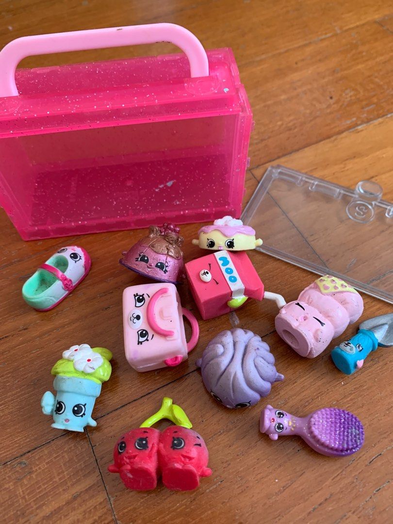 Shopkins toys with a hand carry case, Hobbies & Toys, Toys & Games on ...