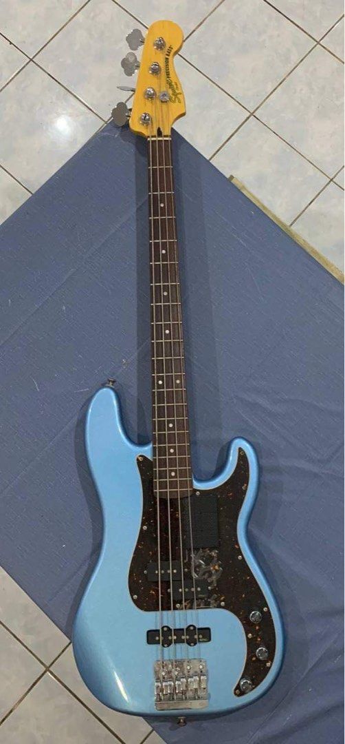 Squier VM Precision Bass, Hobbies & Toys, Music & Media, Musical ...