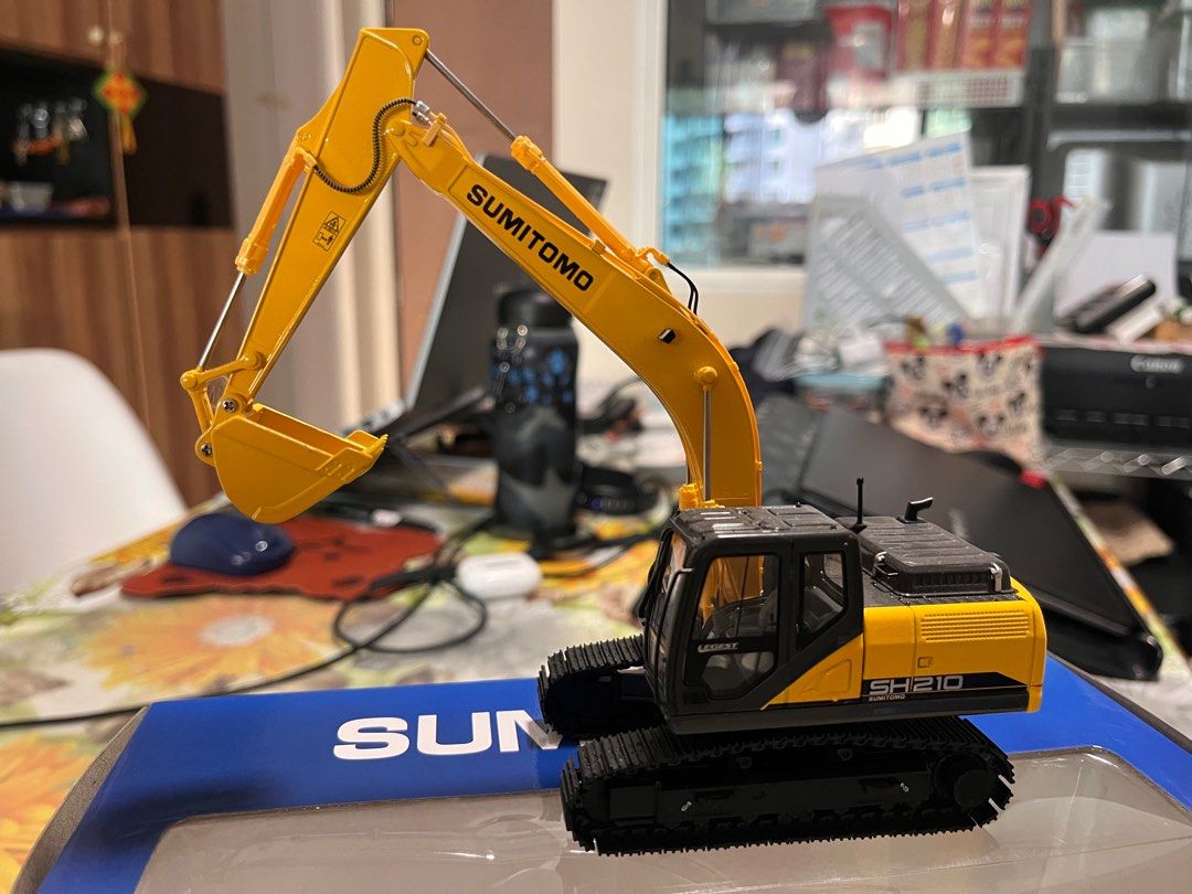Sumitomo 1/50 scale SH210 excavator model, Hobbies & Toys, Toys & Games ...