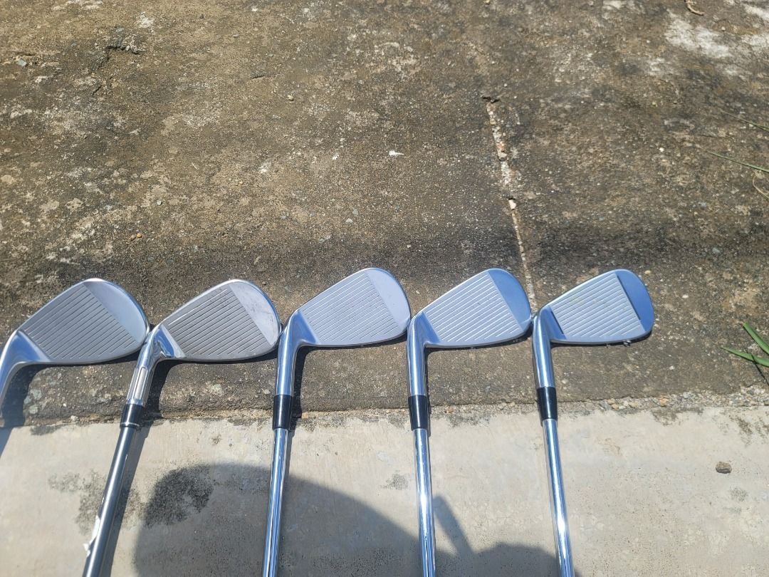 Taylormade M1 driver and woods, 4-SW Rsi2 forged irons, Rossa Sebring ...