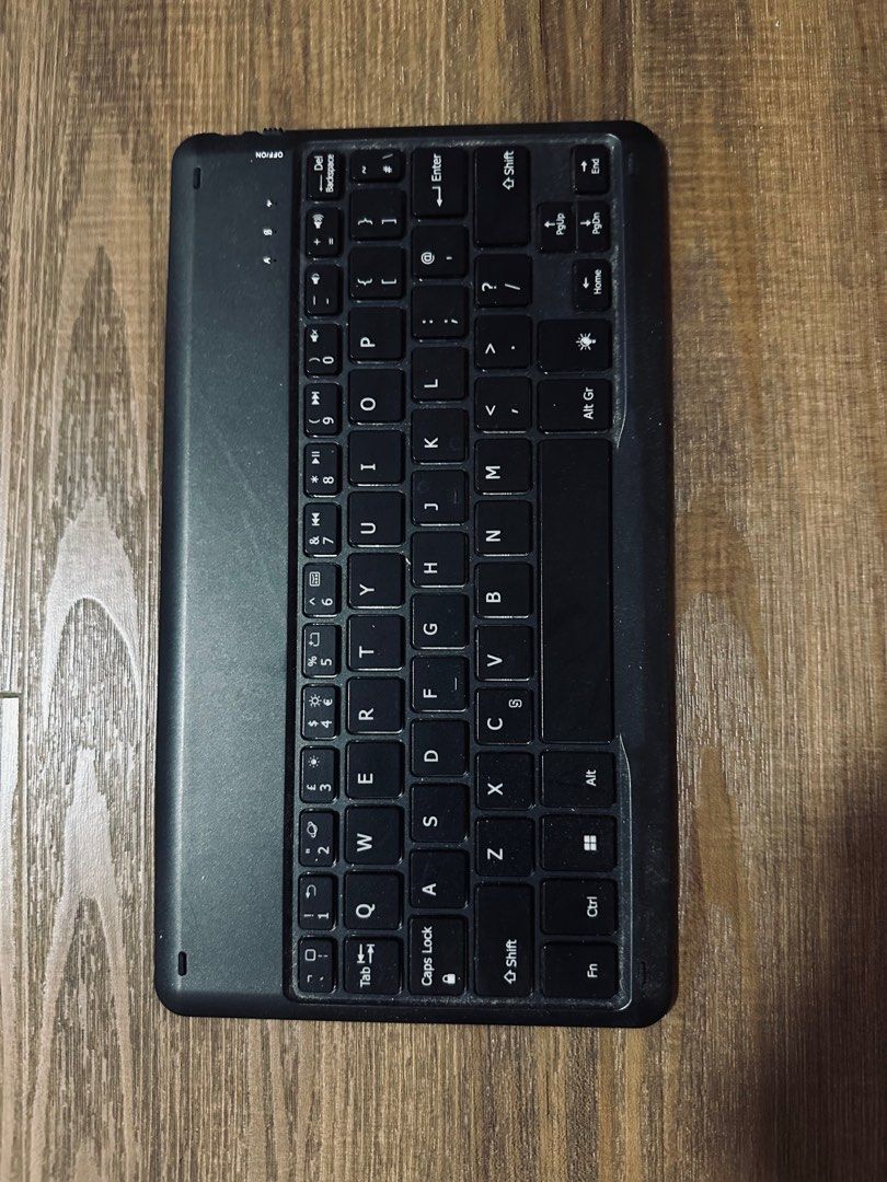 Wireless Keyboard, Computers & Tech, Parts & Accessories, Computer Keyboard on Carousell