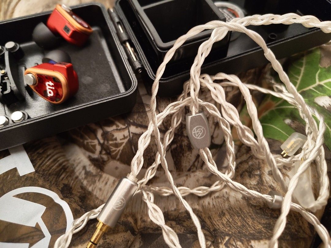 64 AUDIO U18T IEM, Audio, Earphones on Carousell