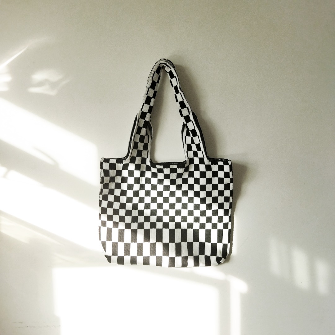 Black and White Checkered Large Knit Tote Bag, Women's Fashion, Bags ...