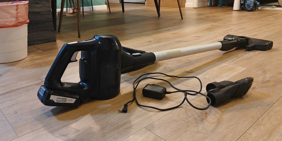 Bosch V6 wireless cordless vacuum cleaner, Furniture & Home Living ...