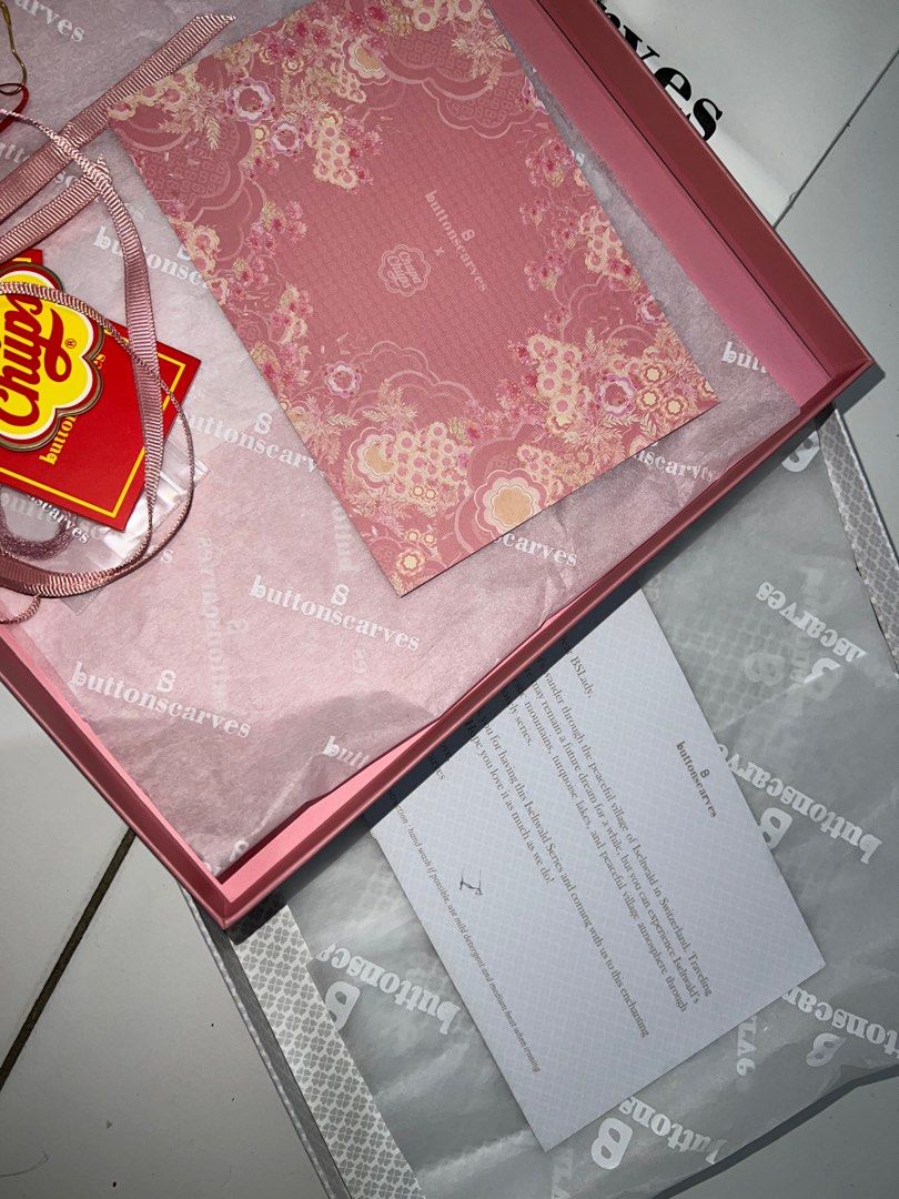 Box Buttonscarves with Greeting Card ORI (hanya box) on Carousell