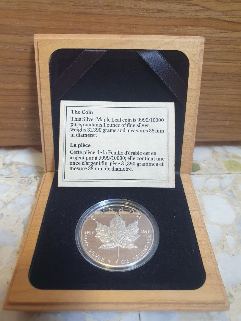 Canadian Maple Leaf Proof 1oz Silver coin, Hobbies & Toys, Memorabilia ...