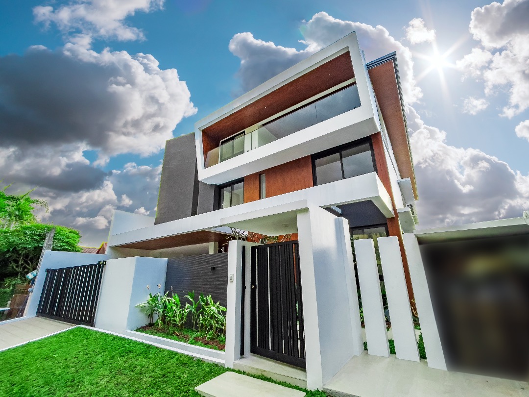 Capitol Hills Golf Subdivision Luxury Living: Exquisite 7-Bedroom ...