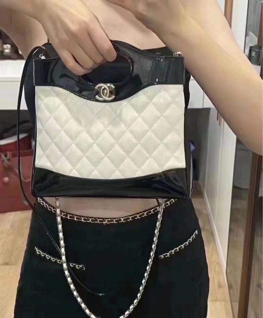 Chanel Mini 31 in White and black, 名牌, 手袋及銀包 - Carousell