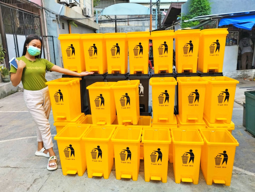 CLIP TRASH BIN/ STEP BIN, Furniture & Home Living, Cleaning & Homecare ...