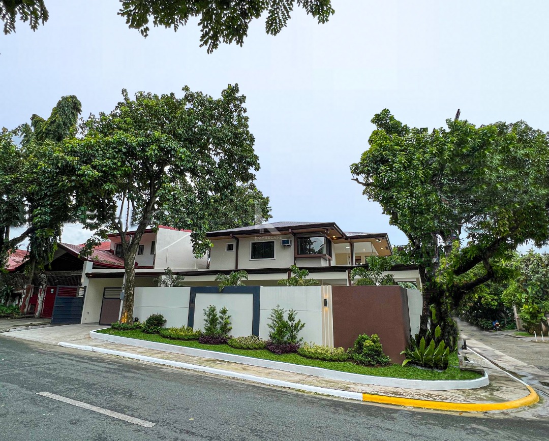 Corner House Mapayapa Village nr Commonwealth Congressional compare ...