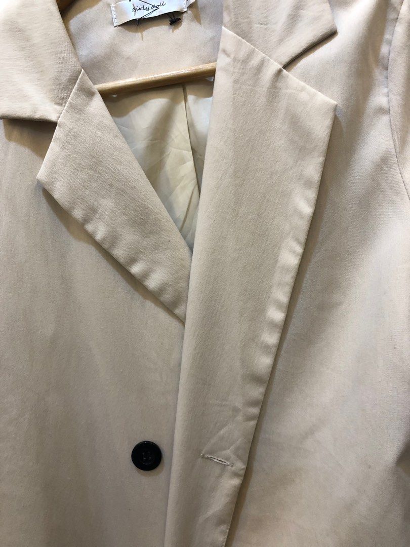 Cream blazer, Women's Fashion, Coats, Jackets and Outerwear on Carousell