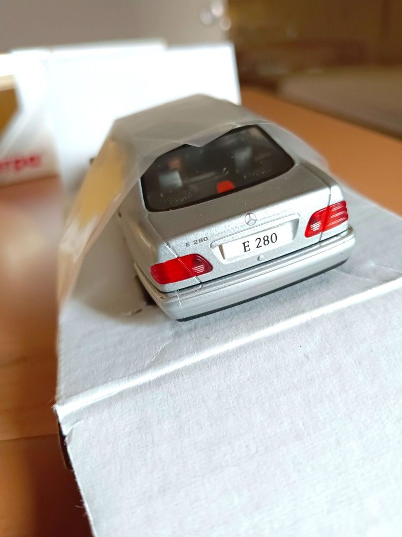 Diecast 1:43 Mercedes-Benz W210 Elegance merk Herpa, Antik, Pajangan di ...