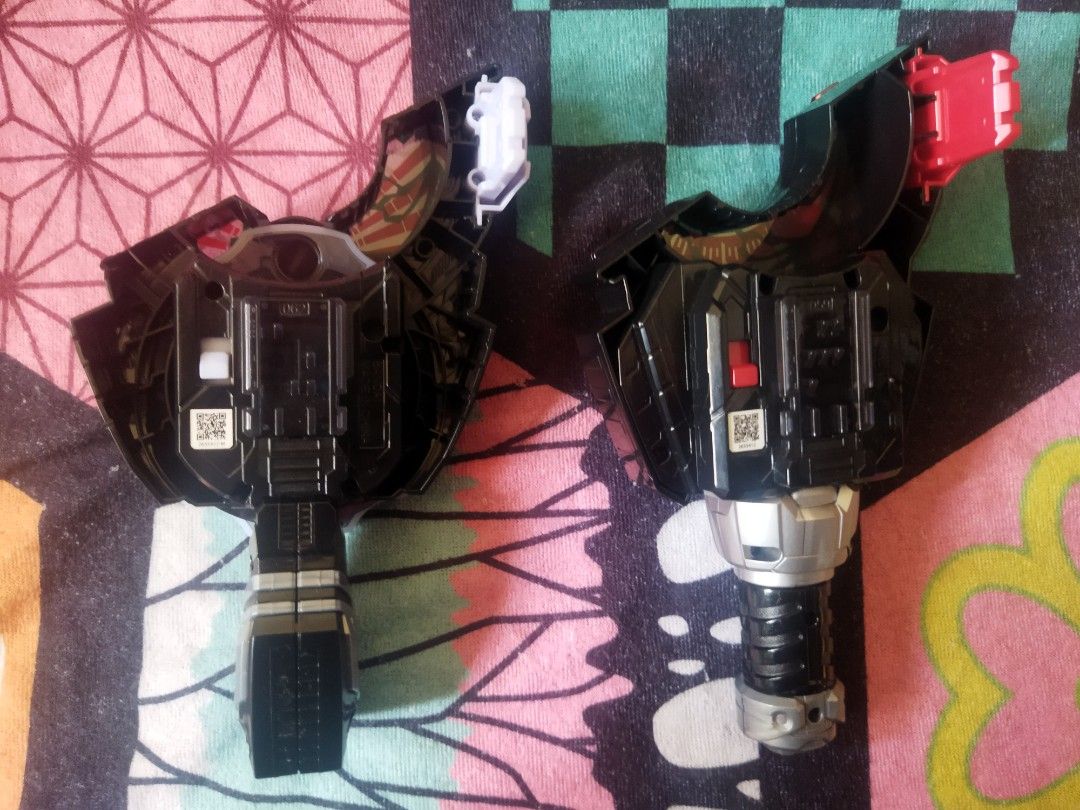 DX Magnum & Boost Raise Buckle Kamen Rider Geats Set, Hobbies & Toys ...