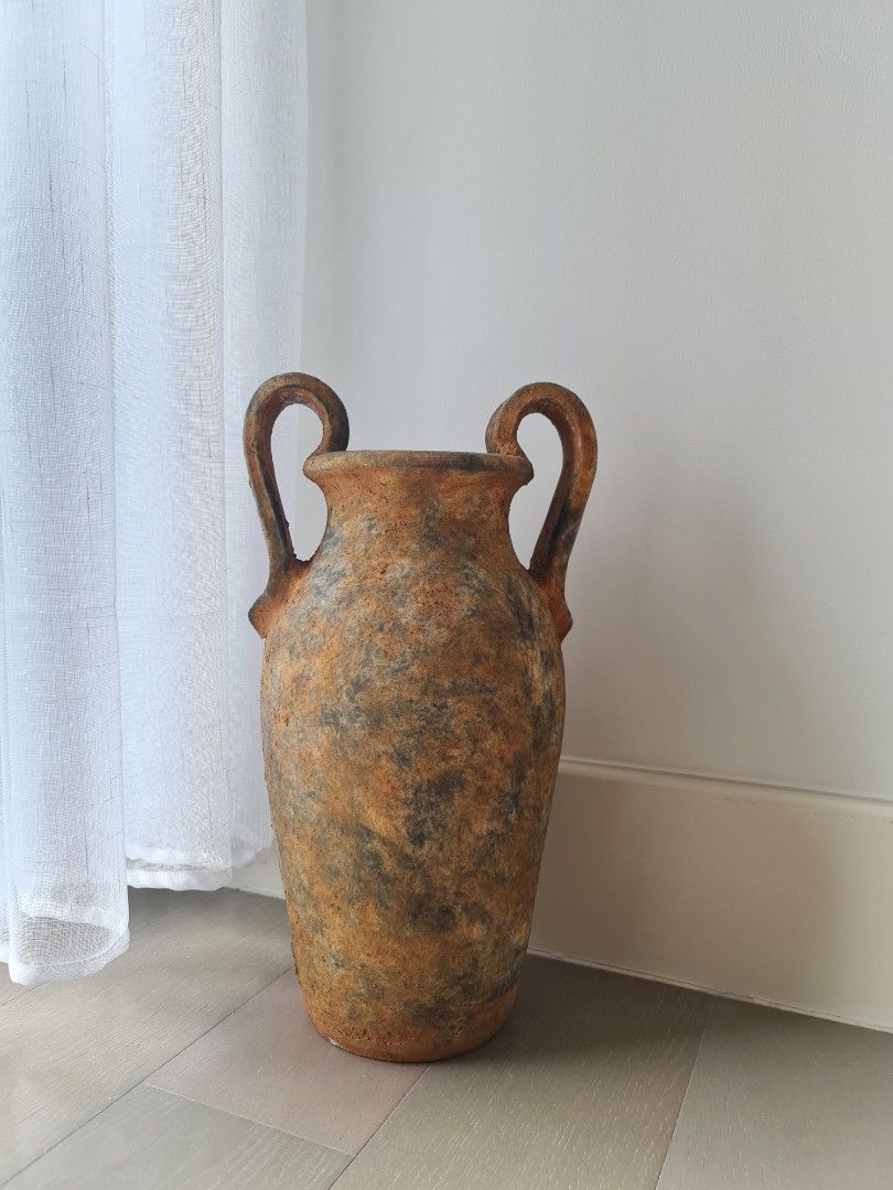 Earthen vessel on Carousell