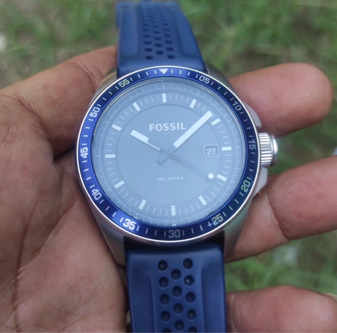 Fossil rubber biru navy, Fesyen Pria, Jam Tangan di Carousell