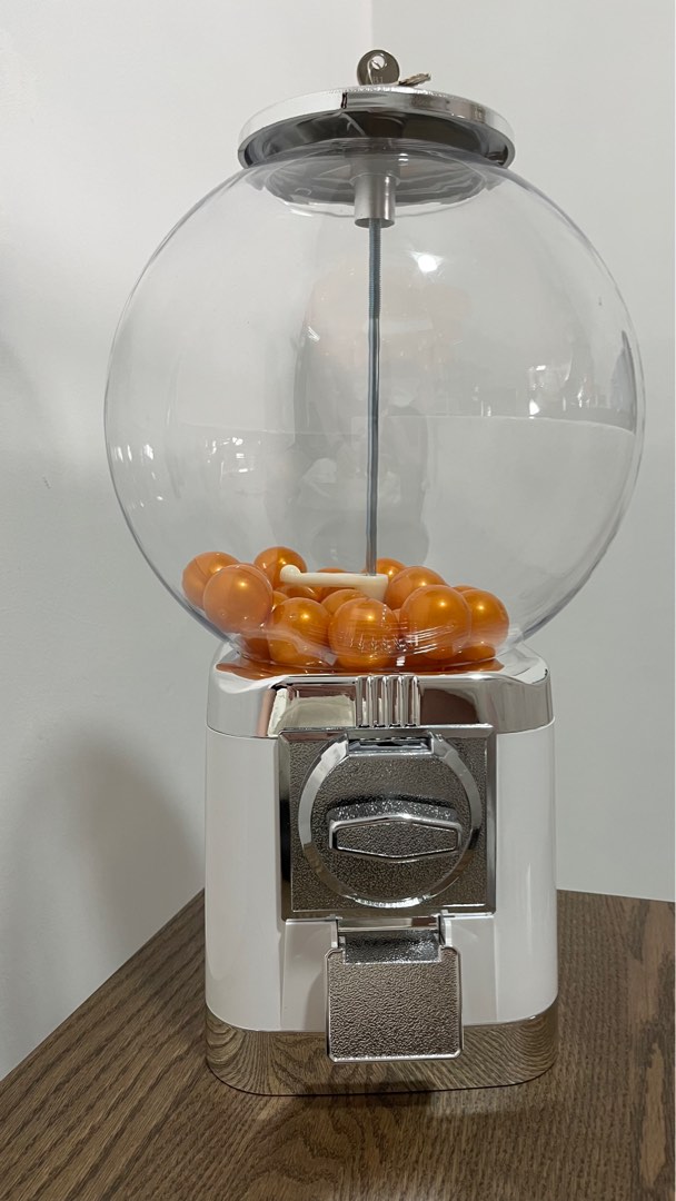 Gachapon machine, Hobbies & Toys, Toys & Games on Carousell