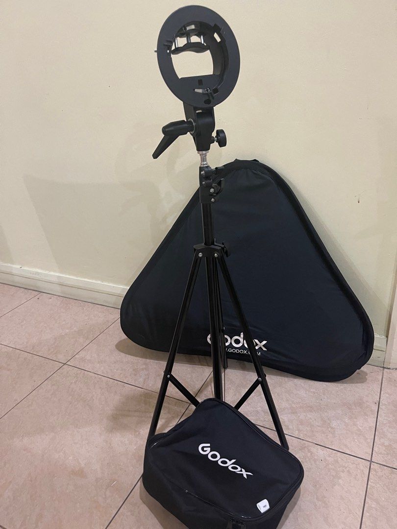 Godox Softbox with Bowen head and Tripod Stand, Photography ...