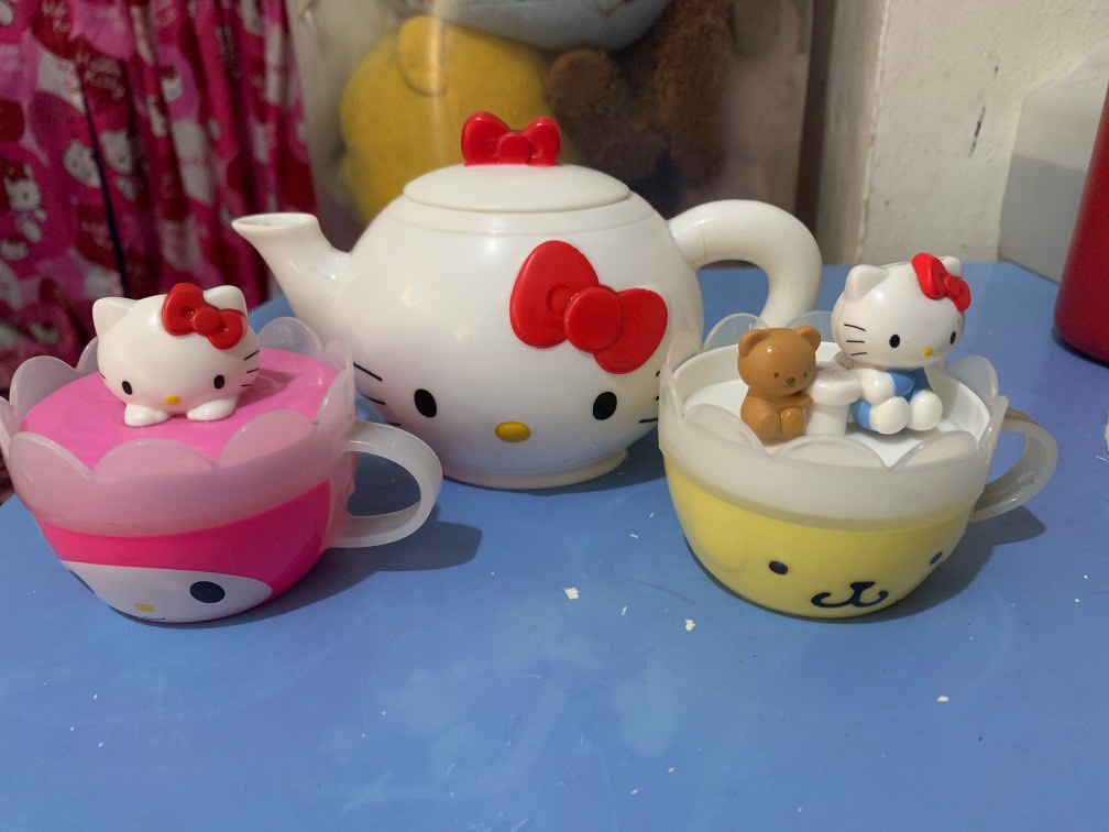 hello kitty collectibles on Carousell