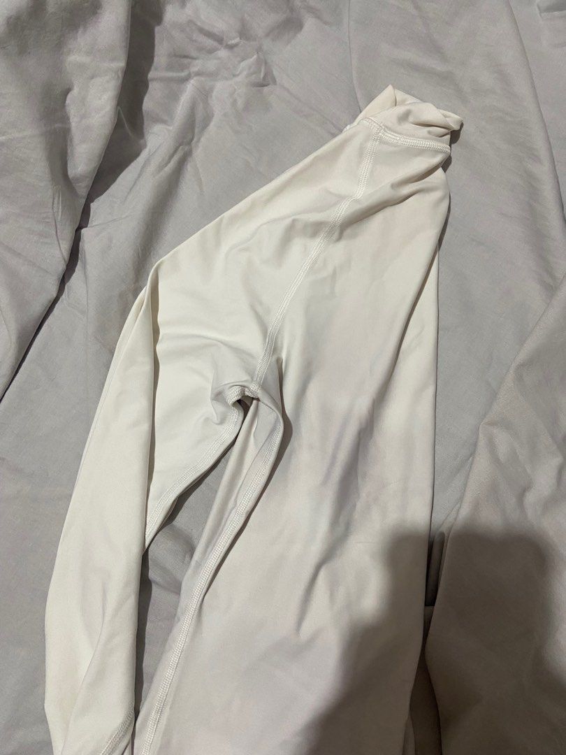 Lululemon White Long Sleeve Rash Guard, Women's Fashion, Activewear on ...