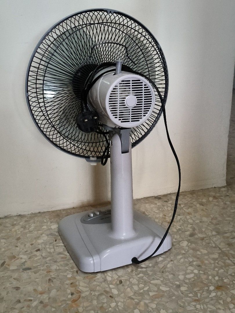 Mistral 12" table fan, Furniture & Home Living, Lighting & Fans, Fans ...