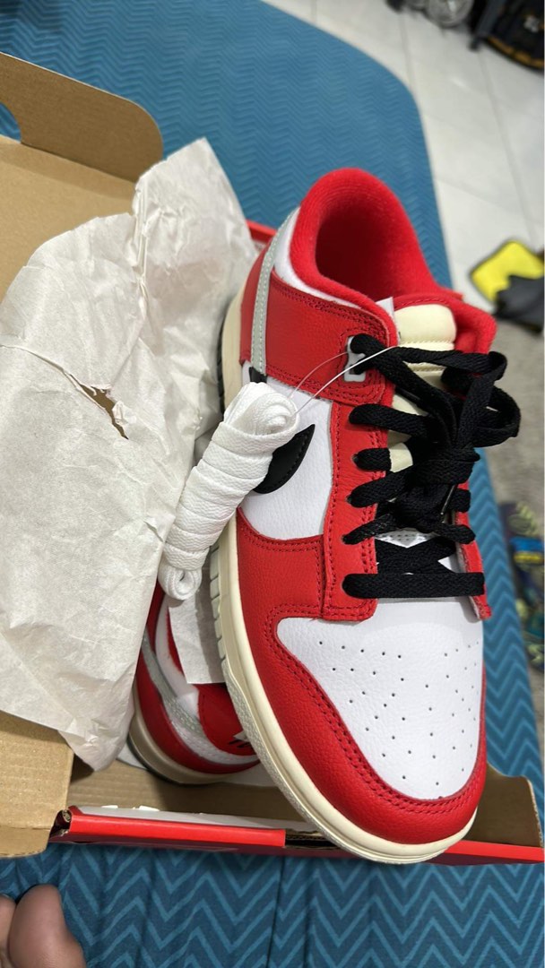 Nike chicago split, Men's Fashion, Footwear, Sneakers on Carousell