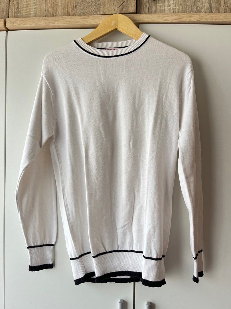 One set putih on Carousell