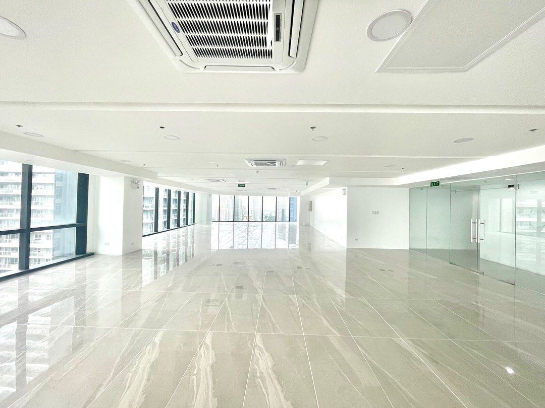 Park Triangle Corporate Plaza High Street South Corp Plaza Bgc Office ...