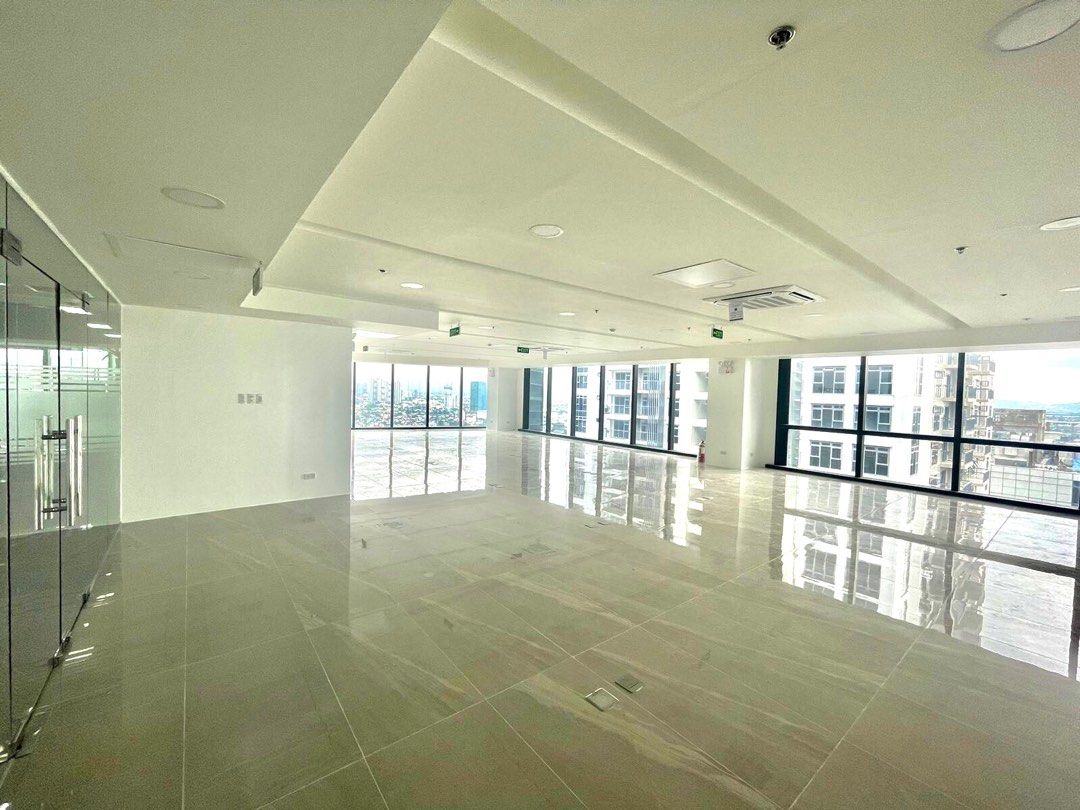 Park Triangle Corporate Plaza High Street South Corp Plaza Bgc Office ...