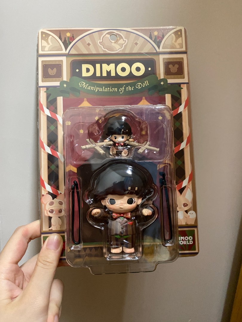 Pop mart Dimoo 吊卡 操縱人 Manipulation of the doll, 興趣及遊戲, 玩具 & 遊戲類 - Carousell