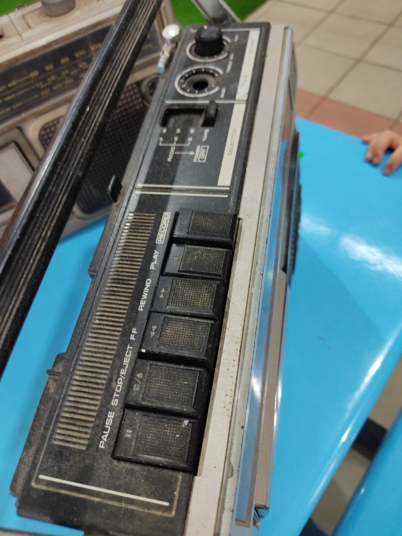 Radio Lama - still boleh pakai, Hobbies & Toys, Collectibles ...