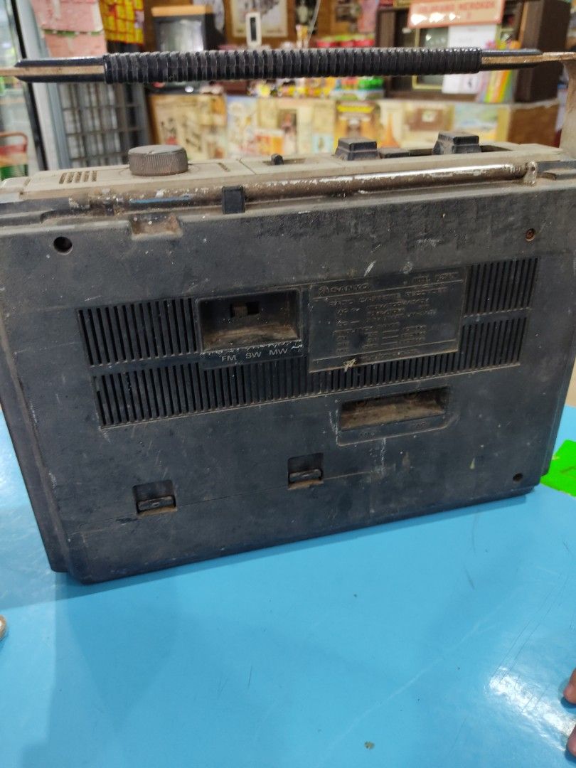 Radio Lama - tidak boleh berfungsi, Hobbies & Toys, Collectibles ...