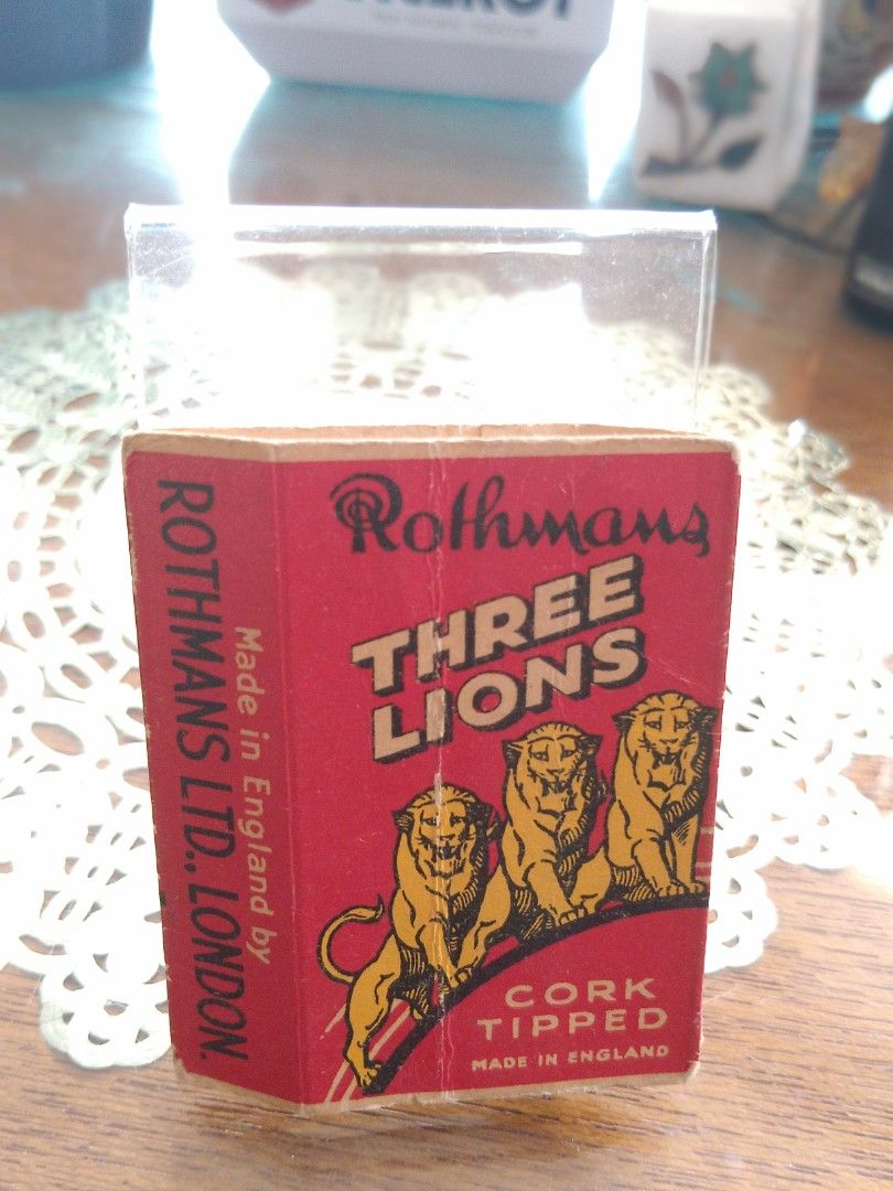 Rare Vintage Rothmans Three Lions Cigarette packet, Hobbies & Toys ...
