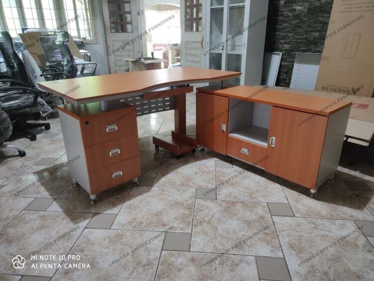 READYMADE OFFICE PARTITION FURNITURE on Carousell