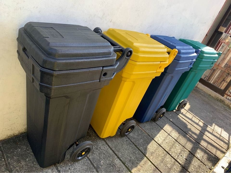 ROLLER KING TRASH BIN, Furniture & Home Living, Cleaning & Homecare ...