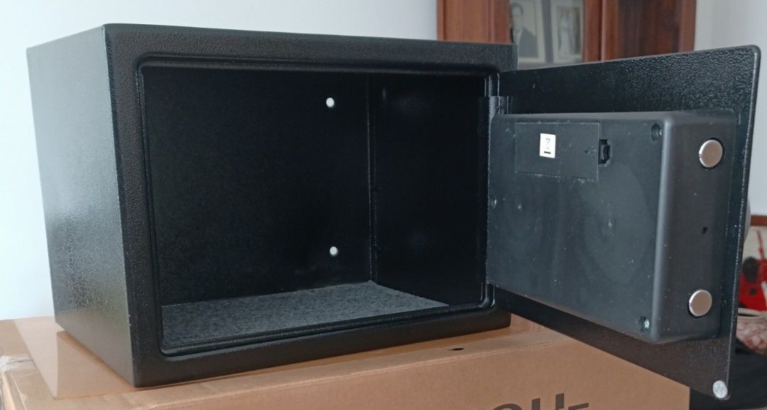 Safe Box, Furniture & Home Living, Security & Locks, Safe on Carousell