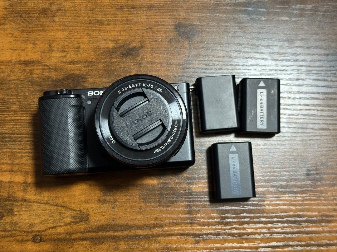 Sony ZV-E10 Complete with Extra Battery and Sandisk Extreme Pro SD Card ...