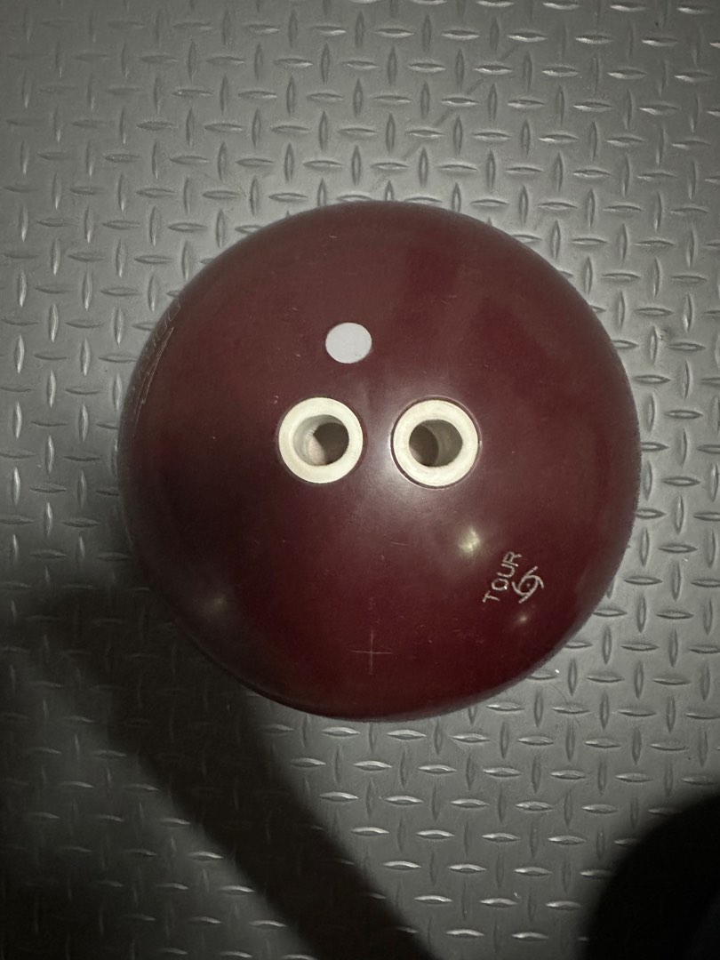 storm iq red bowling ball, Sports Equipment, Sports & Games, Billiards ...