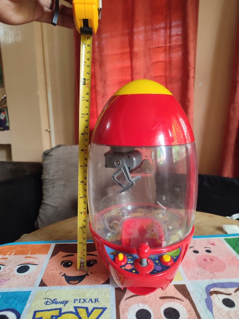 TAKARA TOMY SPACE CRANE CLAW MACHINE on Carousell