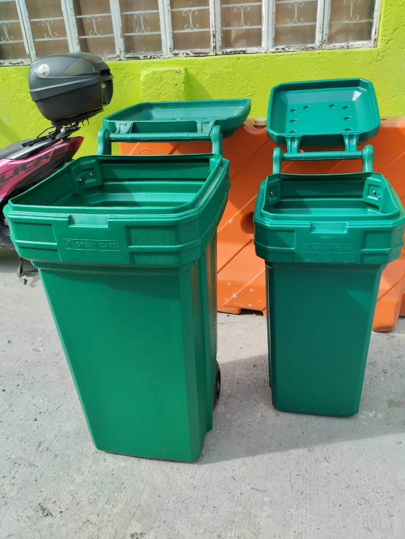 TRASH BIN ROLLER KING, Furniture & Home Living, Cleaning & Homecare ...