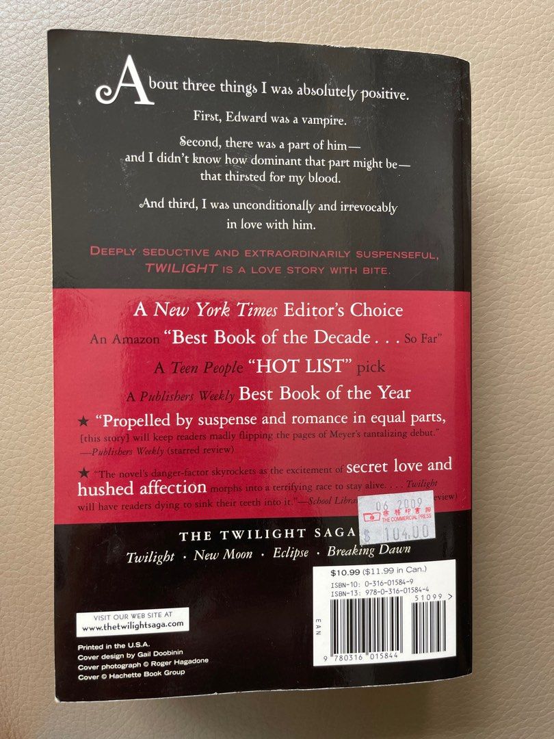 Twilight by Stephenie Meyer, 興趣及遊戲, 書本 & 文具, 小說 & 故事書 - Carousell