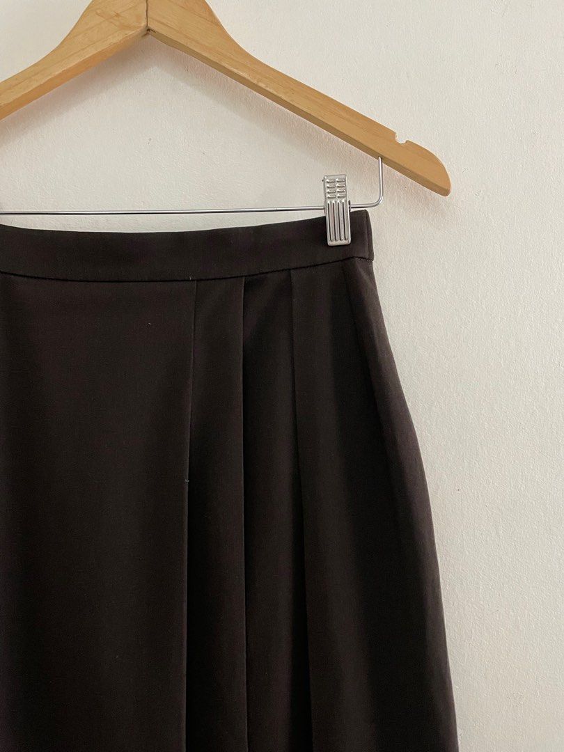 Uniqlo dark brown side pleat narrow midi skirt on Carousell